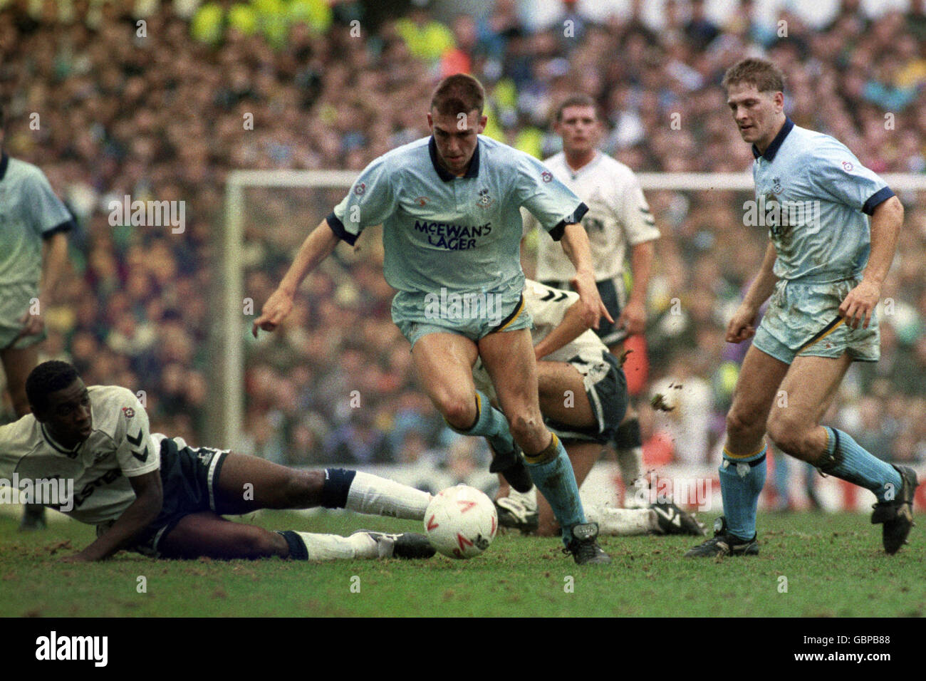 Paul mitchell football tottenham hi-res stock photography and images ...