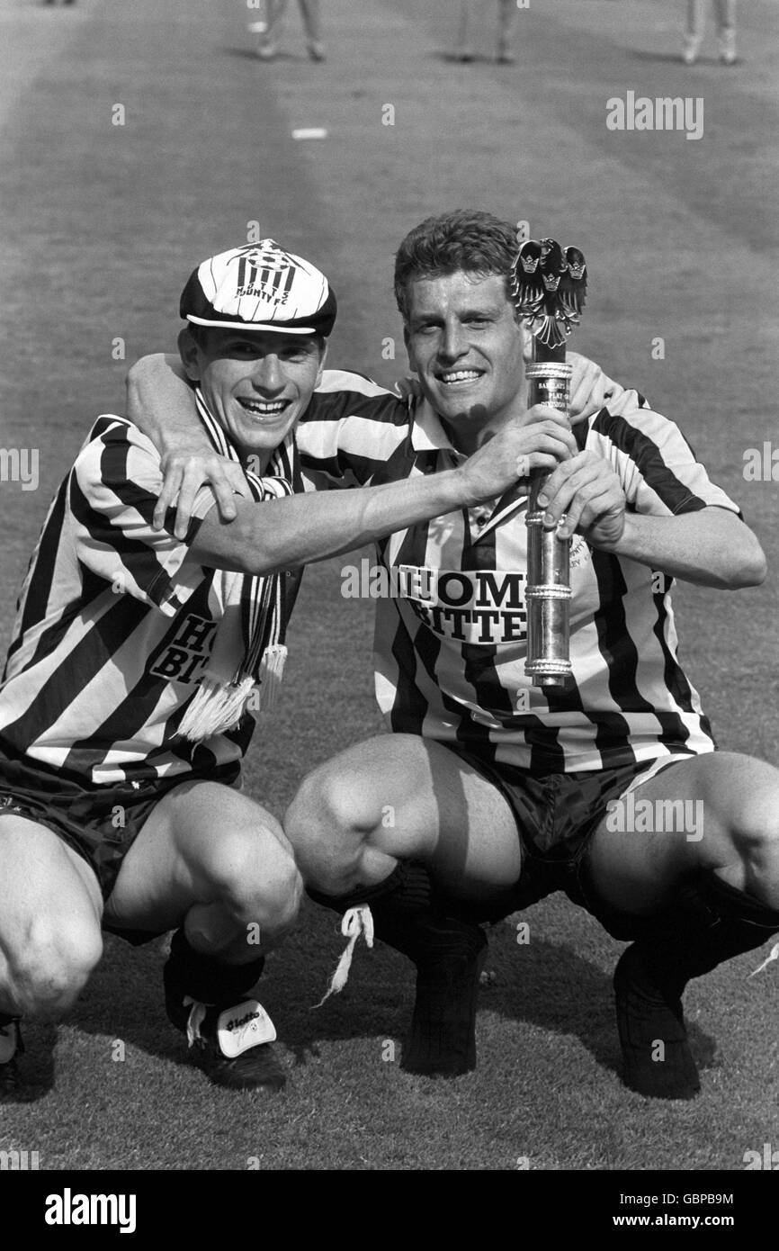 Wembley league 2 play off final Black and White Stock Photos & Images ...