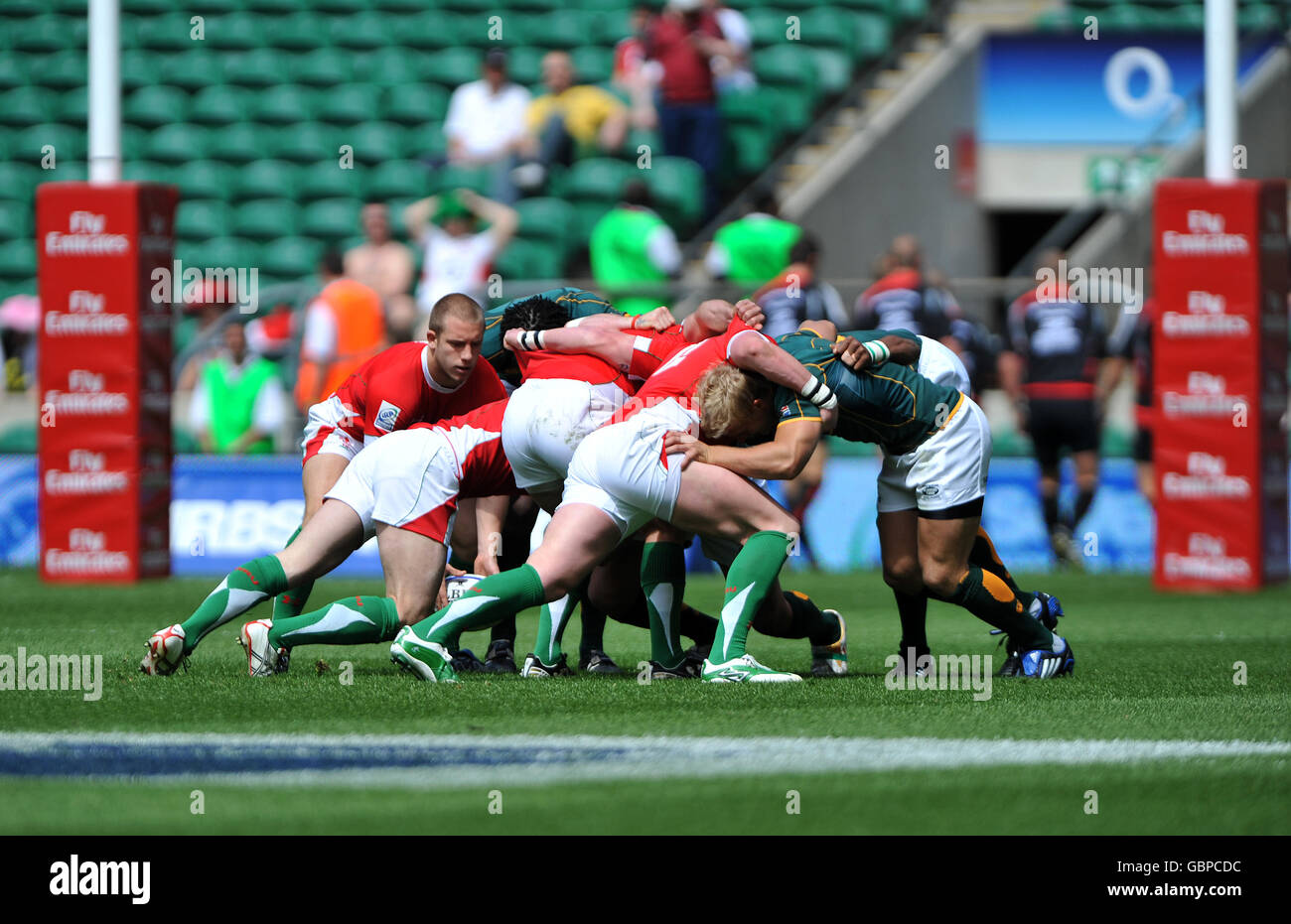 Rugby sevens scrum hi-res stock photography and images - Alamy