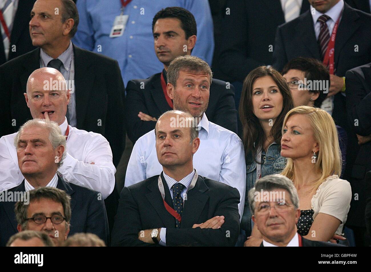 Roman abramovich with his girlfriend hi-res stock photography and ...