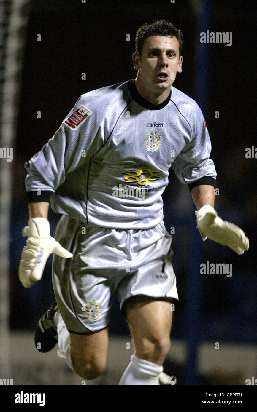 Bury goalkeeper glynn garner hi-res stock photography and images - Alamy