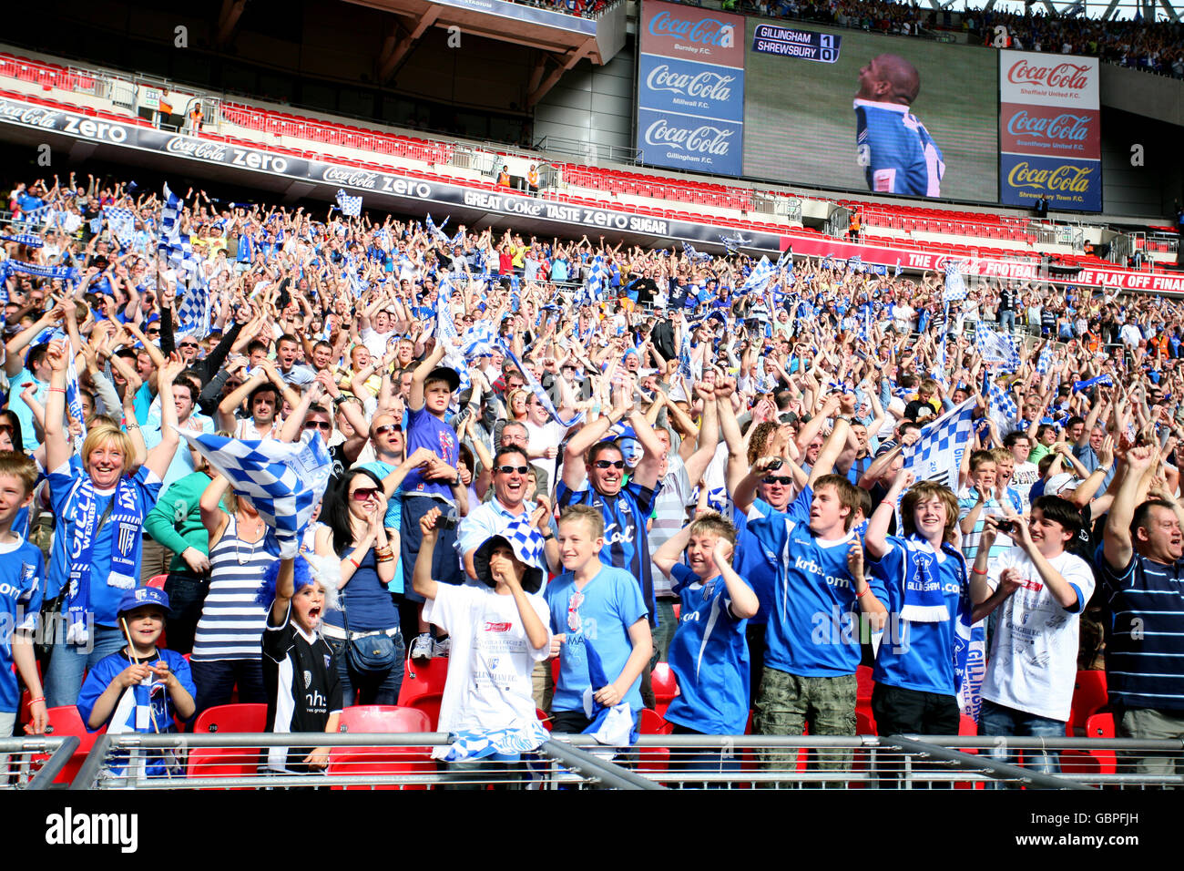 Gillingham fans in stands hi-res stock photography and images - Alamy