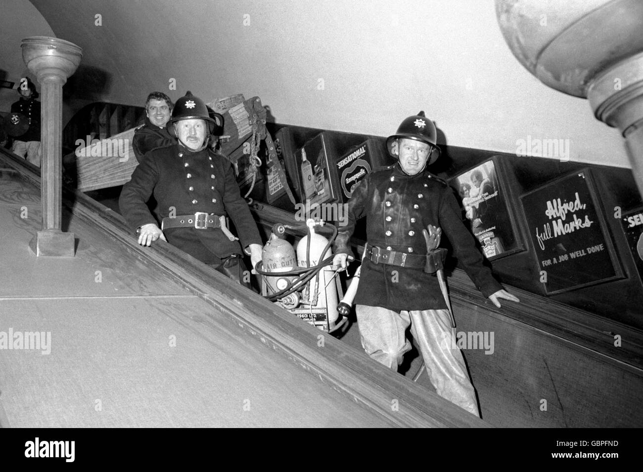 Disasters and Accidents - Moorgate Tube Crash - London - 1975 Stock ...