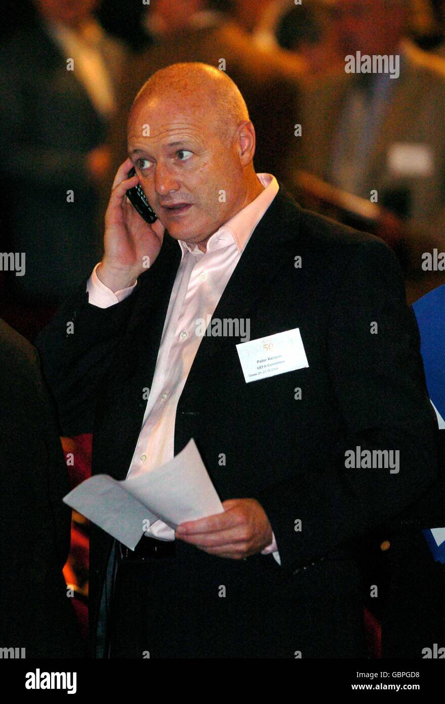 Chelseas chief executive peter kenyon hi-res stock photography and ...