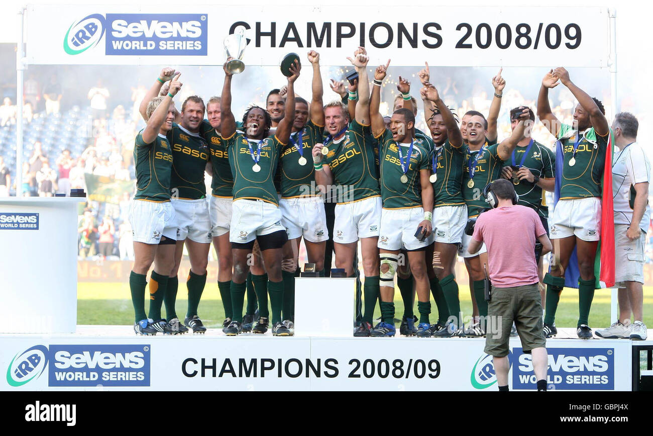 Full length celebrating trophy rugby union hi-res stock photography and ...