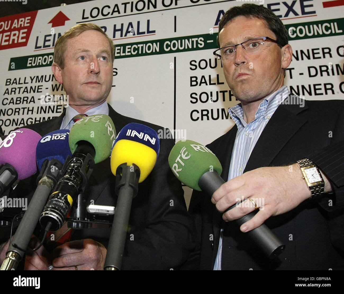 Enda Kenny (Left) and George Lee of Fine Gael call for a vote of no ...