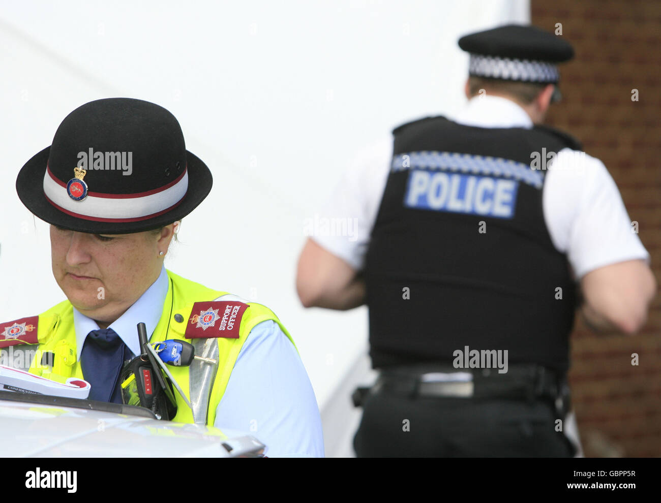 Police Launch Murder Inquiry Body Found In Surrey Wheelie Bin Hi Res