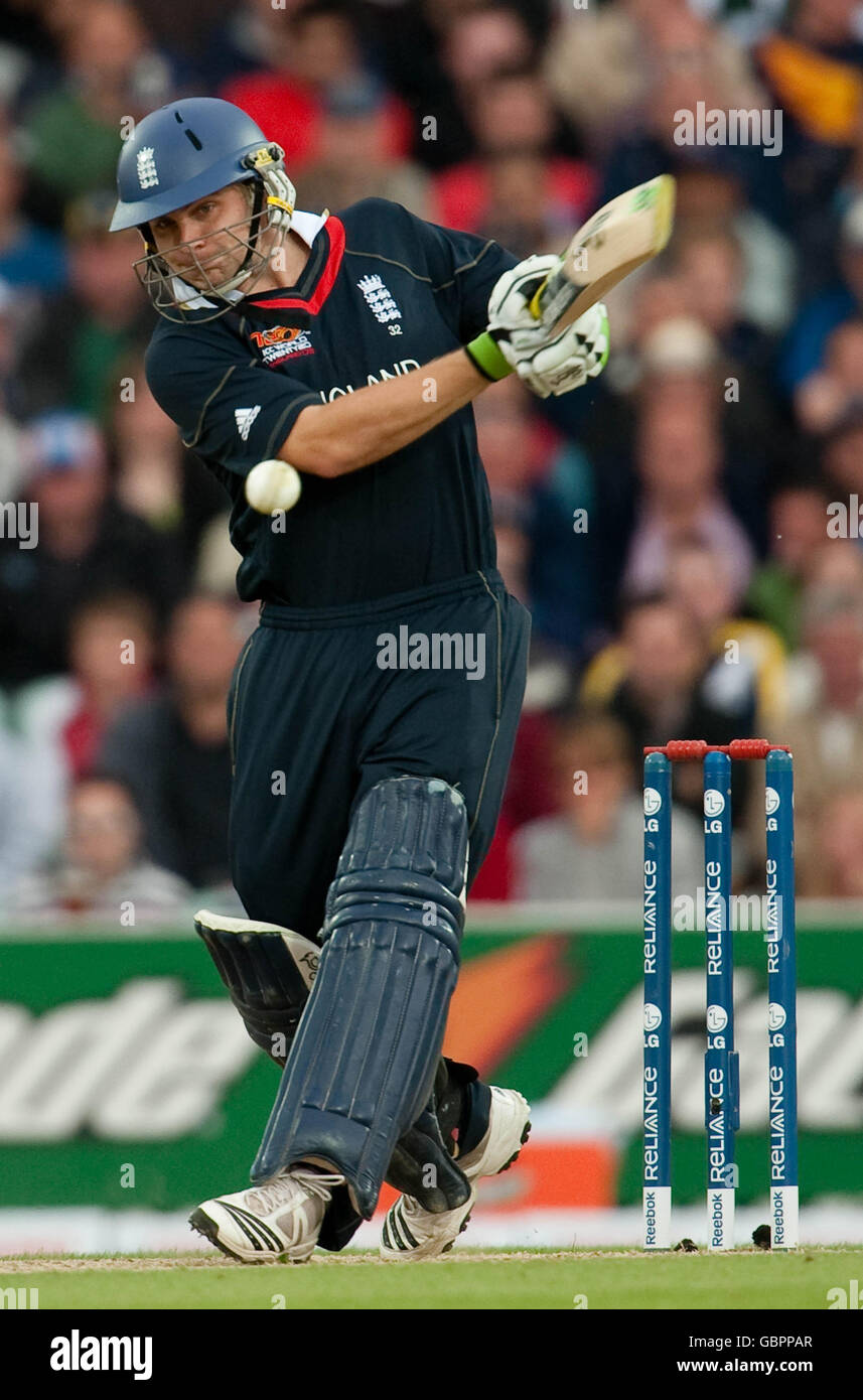 Cricket - ICC World Twenty20 Cup 2009 - Group B - England v Pakistan ...