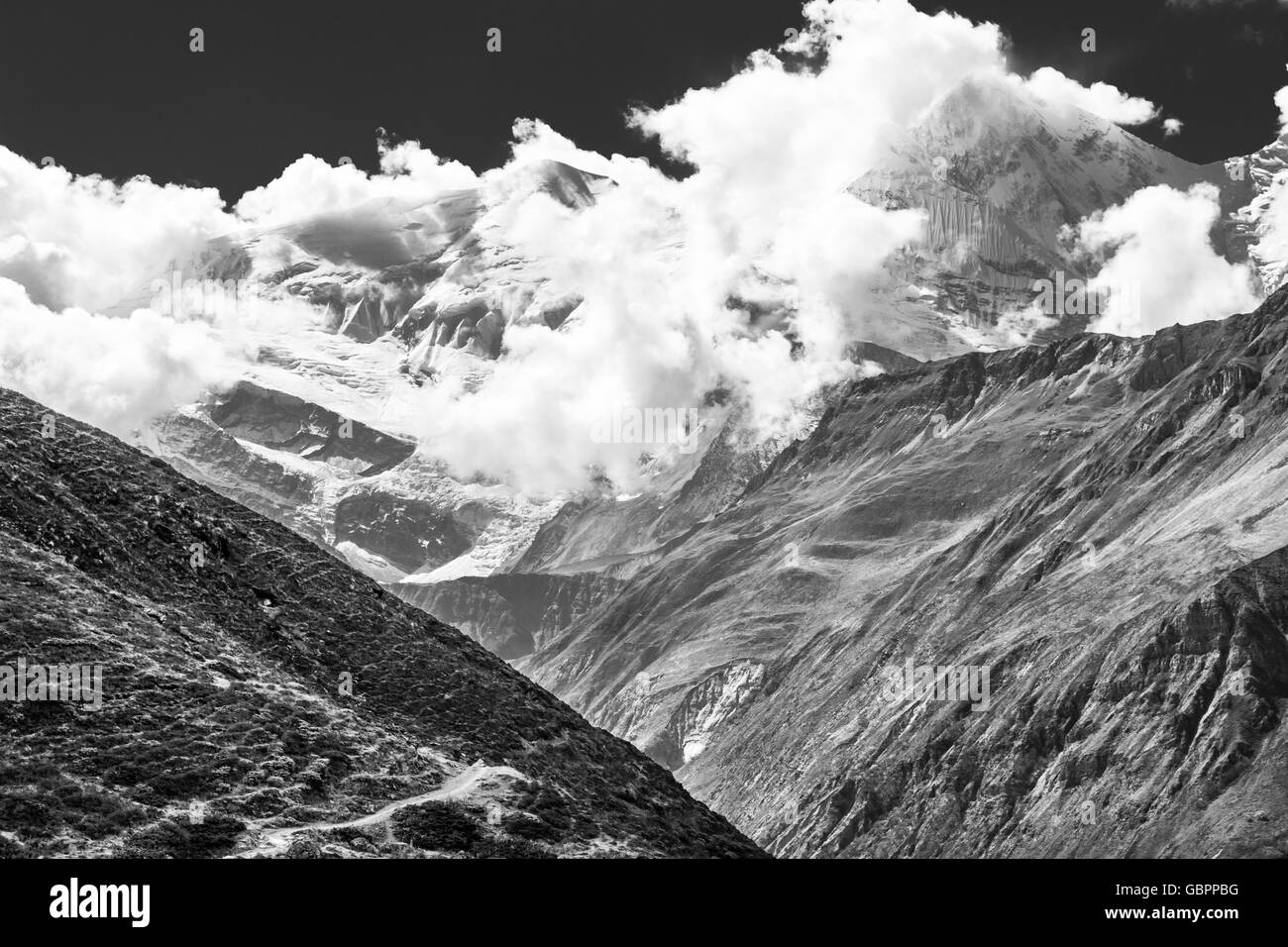 Engulfed in clouds hi-res stock photography and images - Alamy