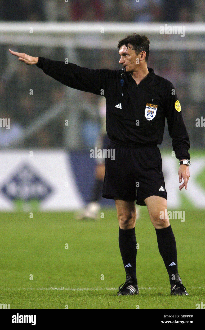 Referee valentin ivanov hi-res stock photography and images - Alamy