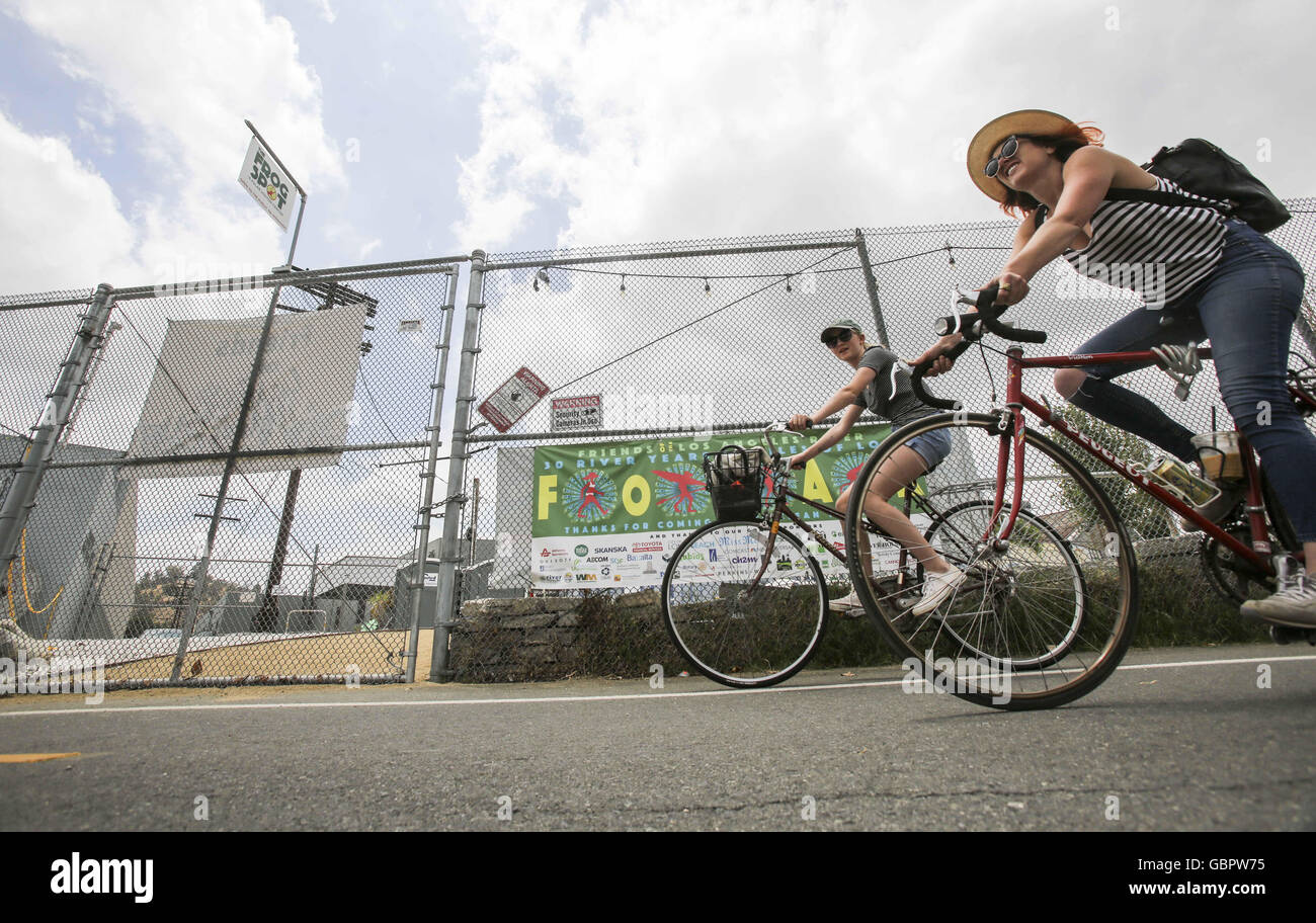 Los angeles river frogtown hi-res stock photography and images - Alamy