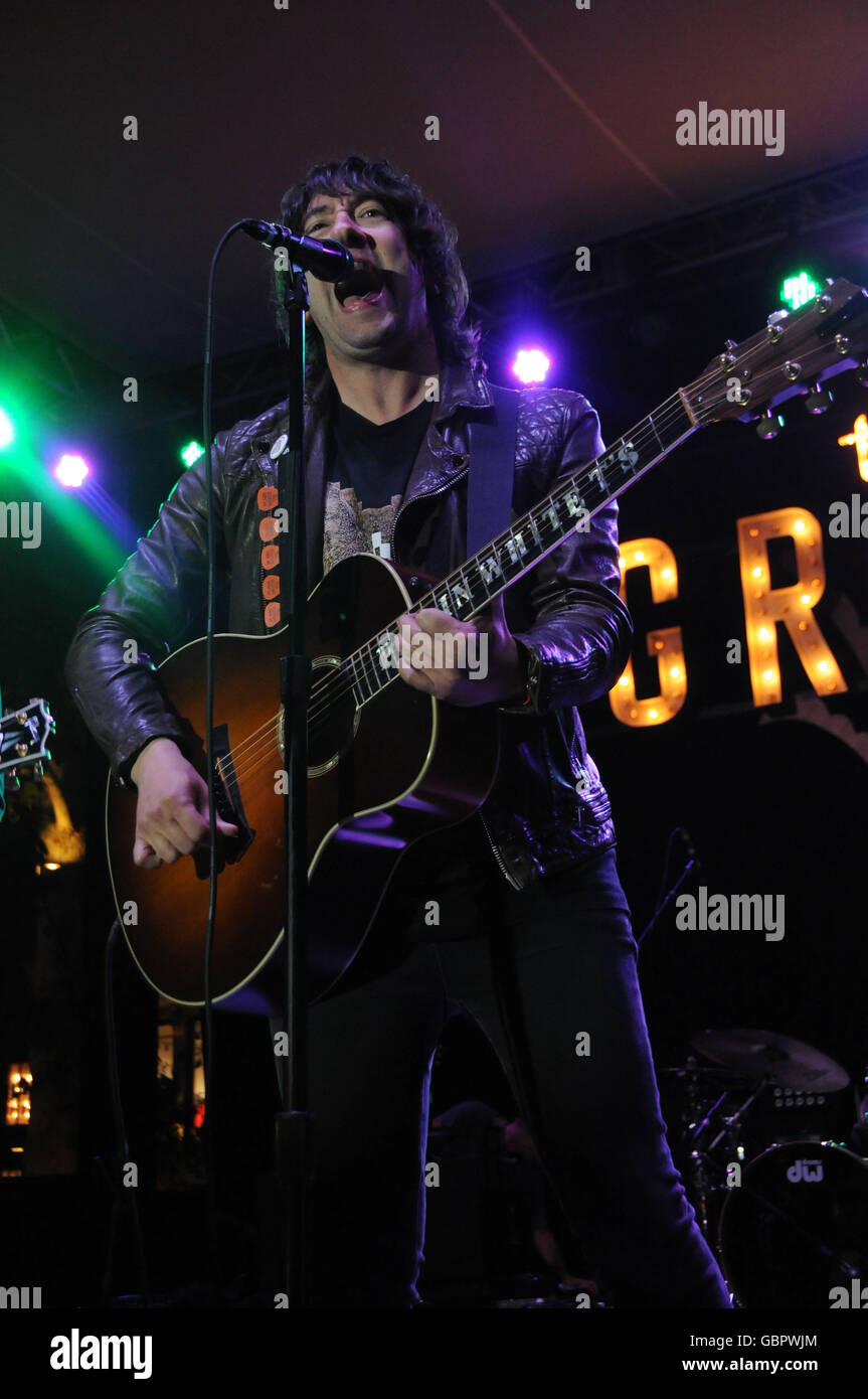 Los Angeles, CA, USA. 6th July, 2016. Tom Higgenson, Plain White T's ...