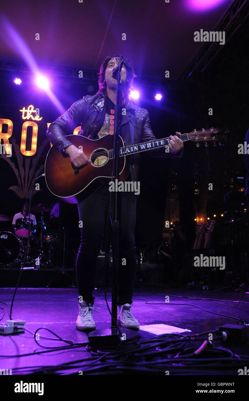 Los Angeles, CA, USA. 6th July, 2016. Tom Higgenson, Plain White T's ...