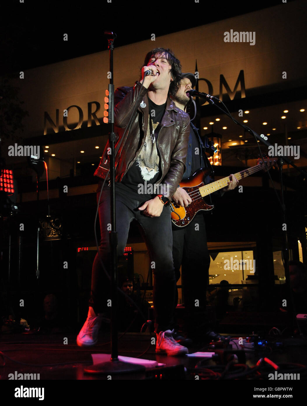 Los Angeles, CA, USA. 6th July, 2016. Tom Higgenson, Plain White T's ...
