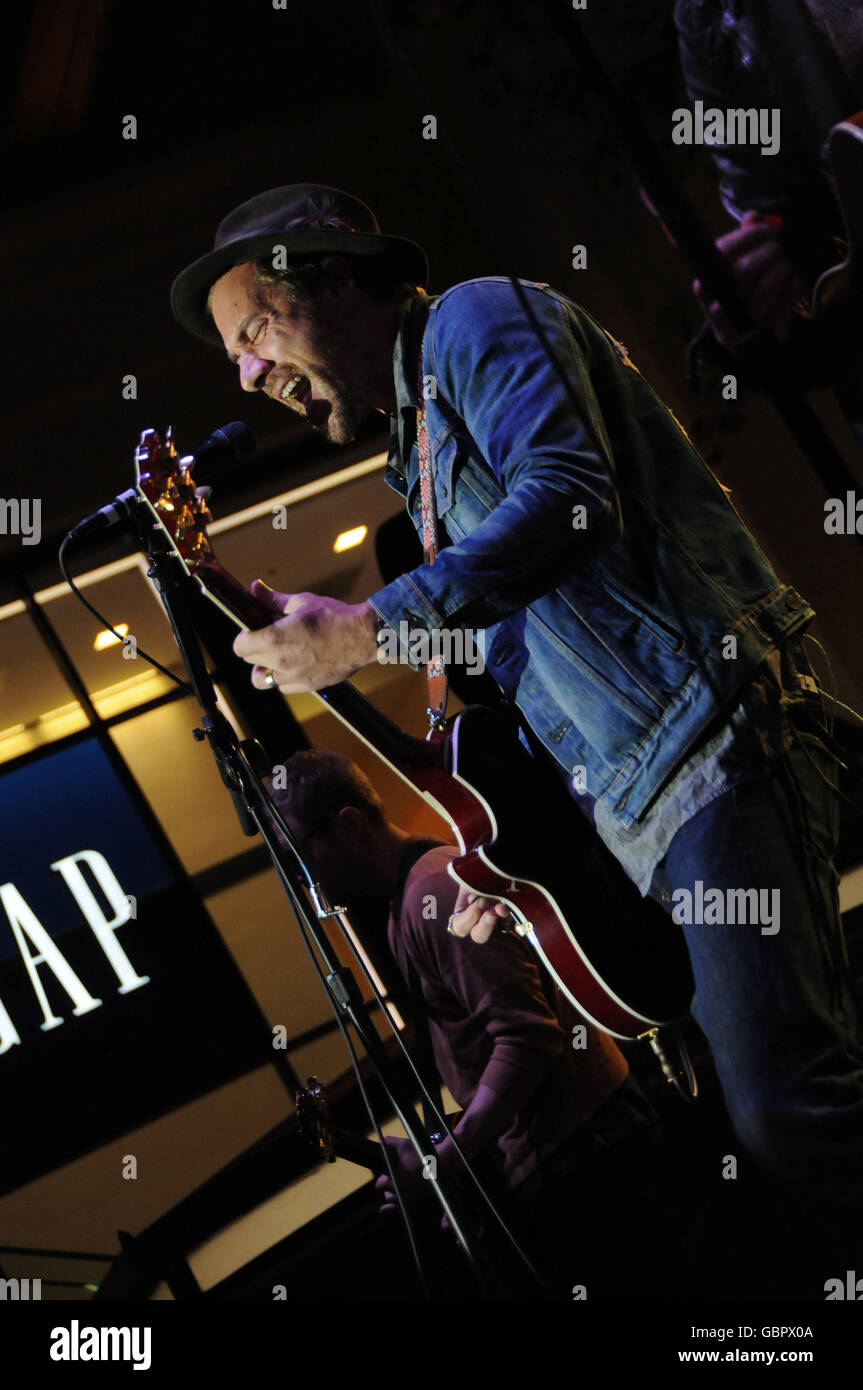 Los Angeles, CA, USA. 6th July, 2016. Tim Lopez, Plain White T's. Citi ...