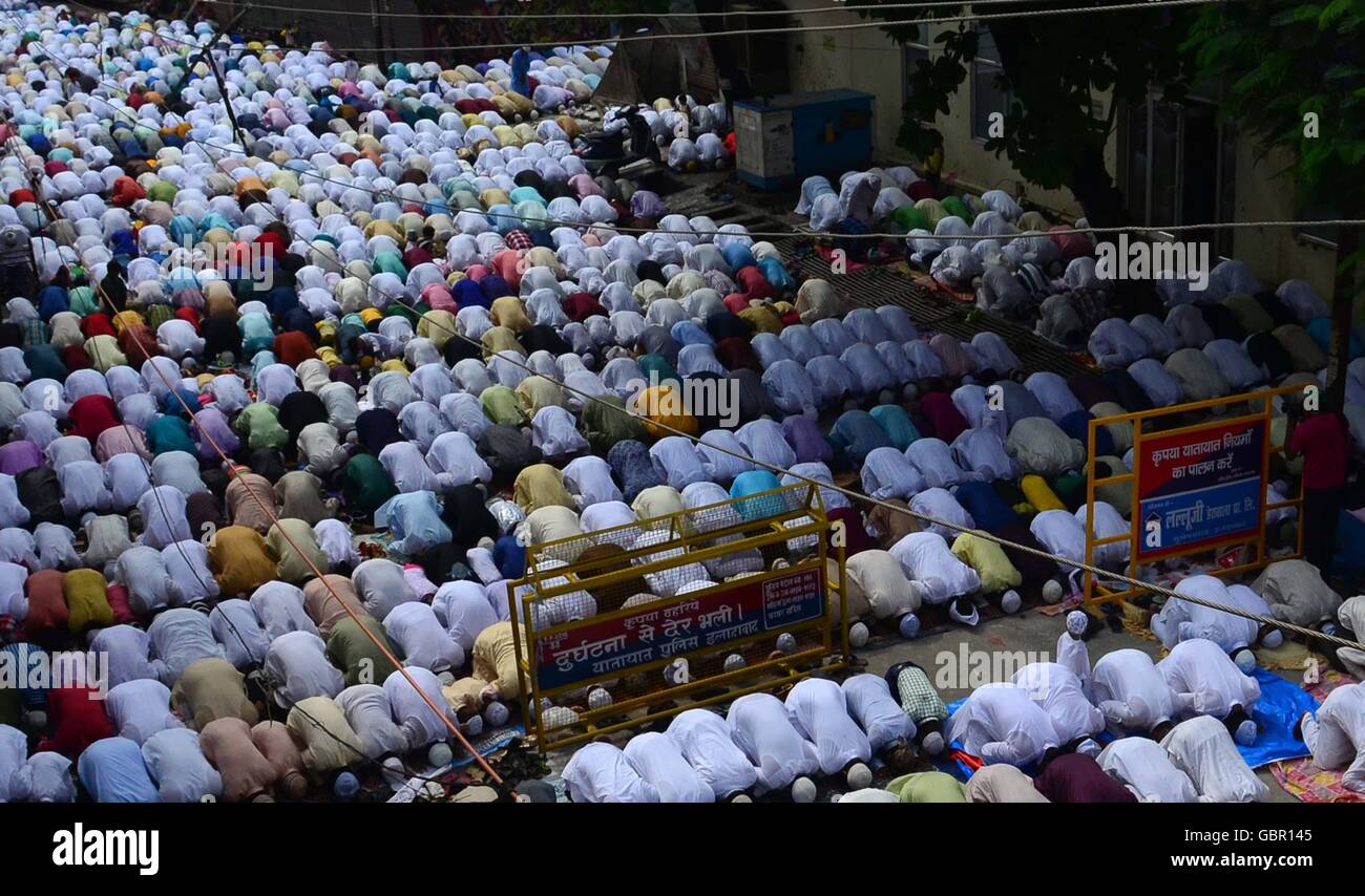 Fitra hi-res stock photography and images - Alamy