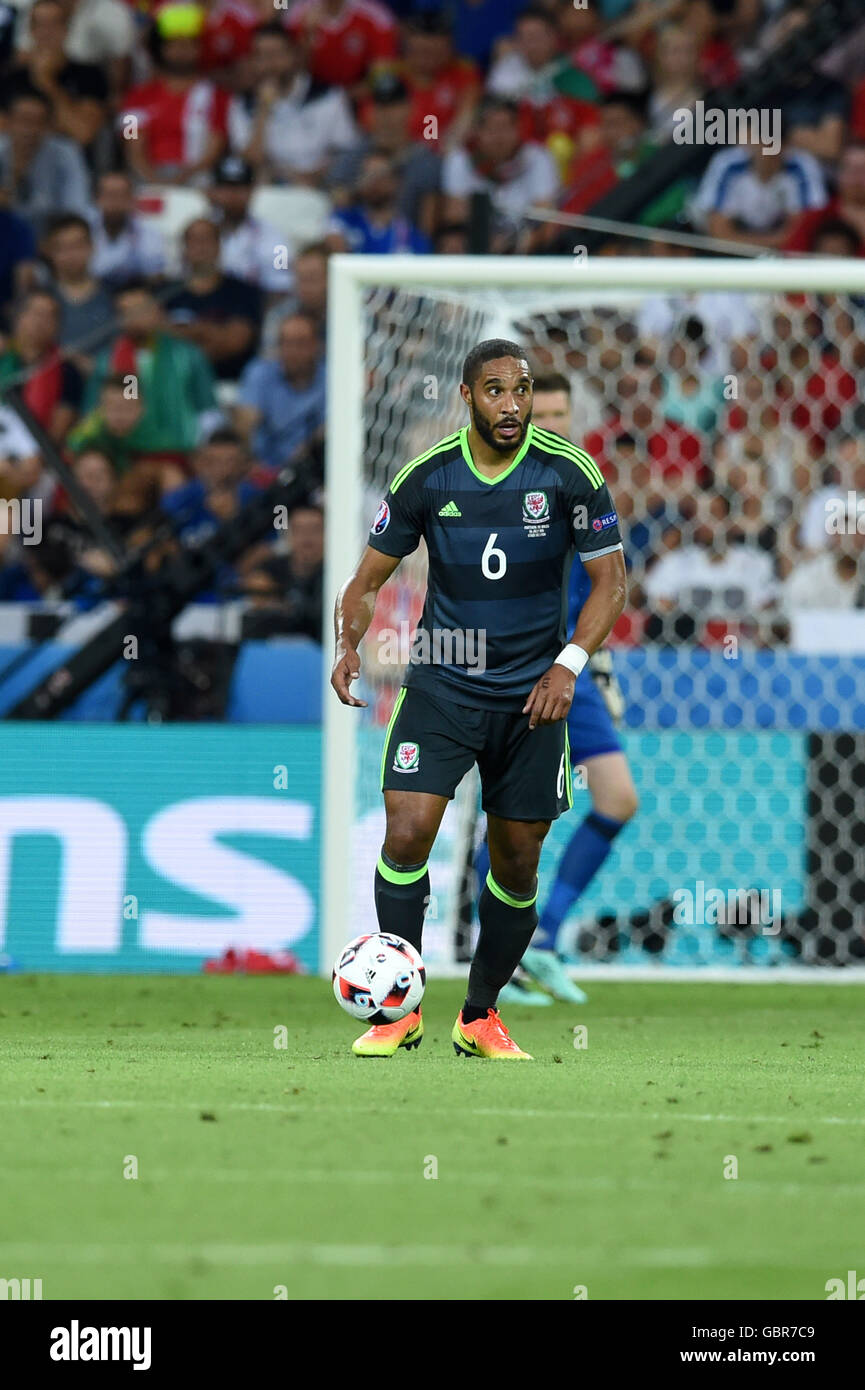 Ashley williams euro 2016 hi-res stock photography and images - Alamy