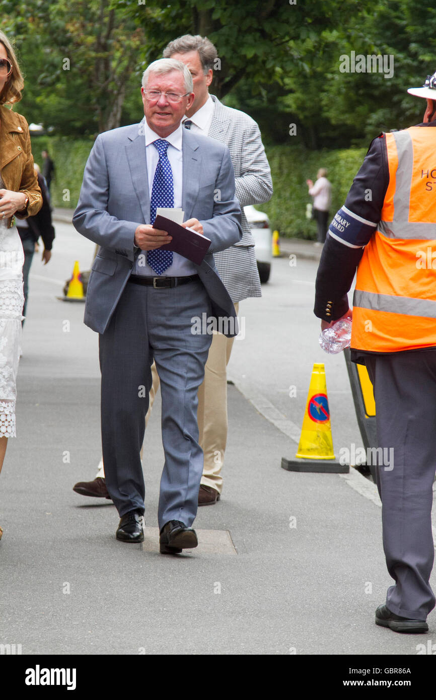 Former manchester united manager sir alex ferguson hi-res stock ...