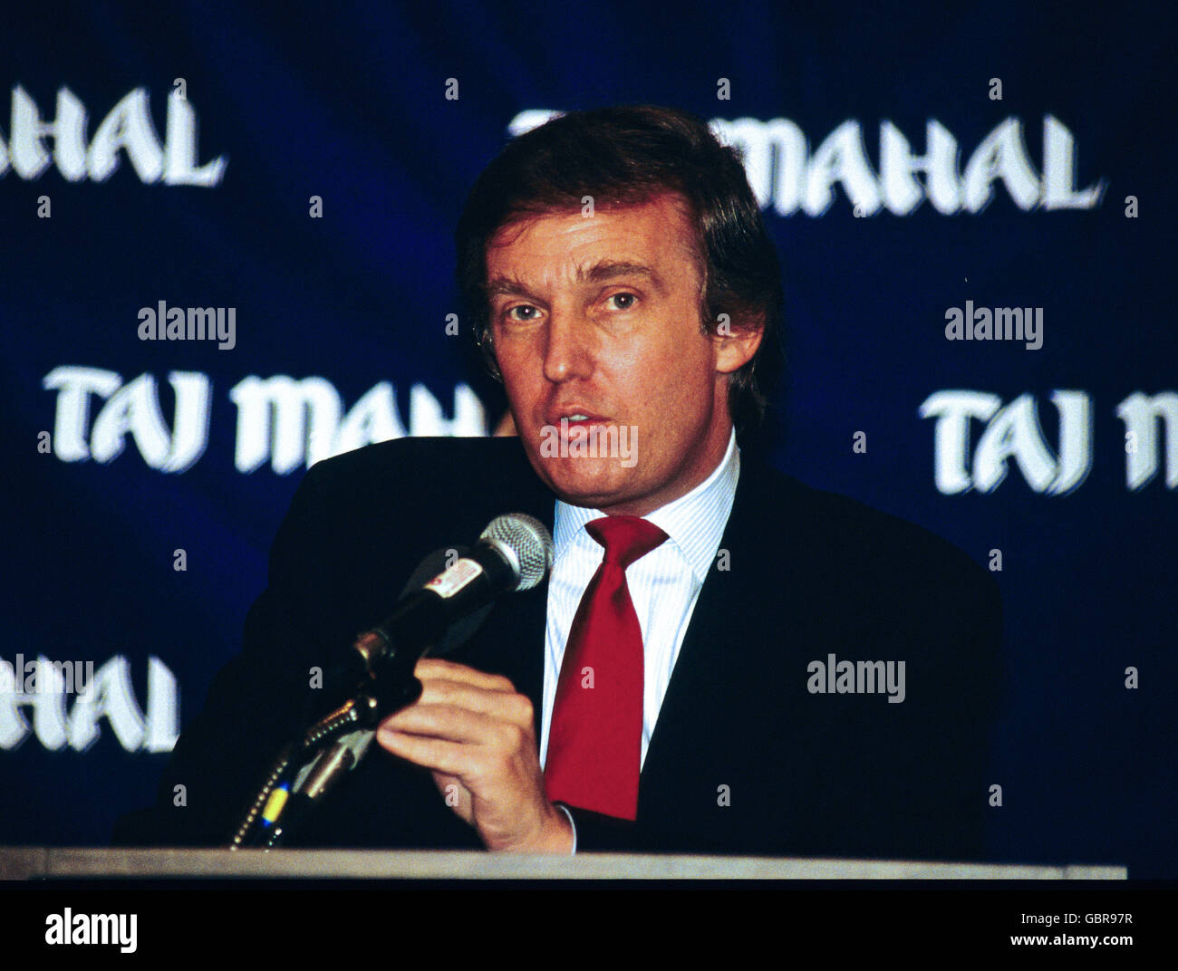 Donald trump at the taj mahal hi-res stock photography and images - Alamy