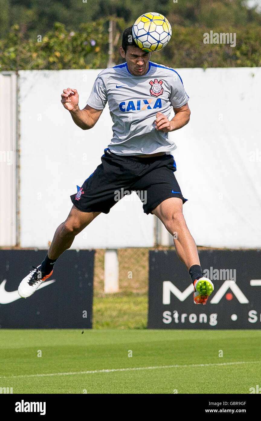 Balbuena during Corinthians' training held at CT Joaquim Grava, East ...