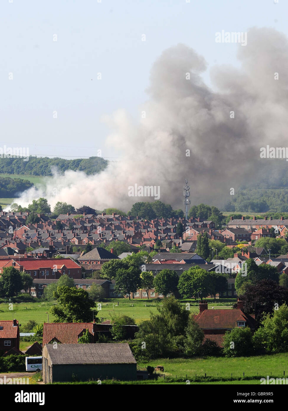 Factory fires hi-res stock photography and images - Alamy