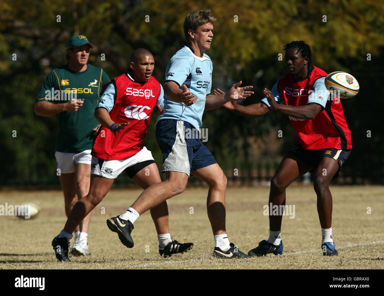 South Africa's Juan Smith (center) during training at Fourways High ...