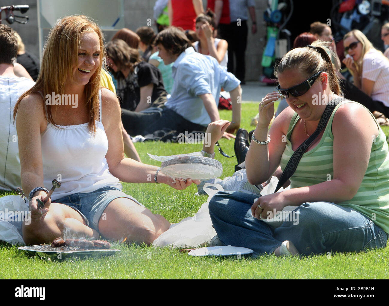 Women enjoying the pleasant warm weather hi-res stock photography and ...