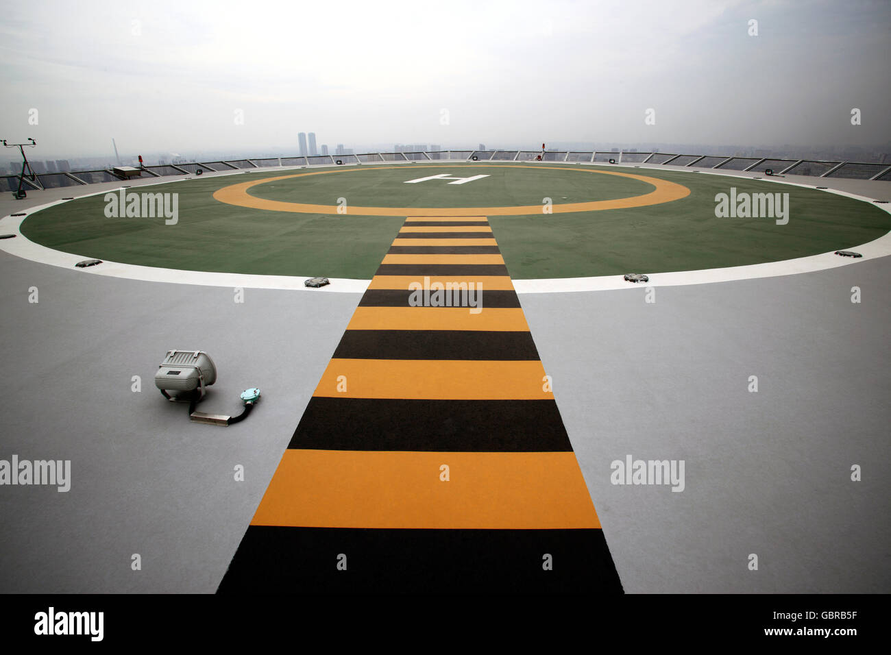 Helipad grass hi-res stock photography and images - Alamy
