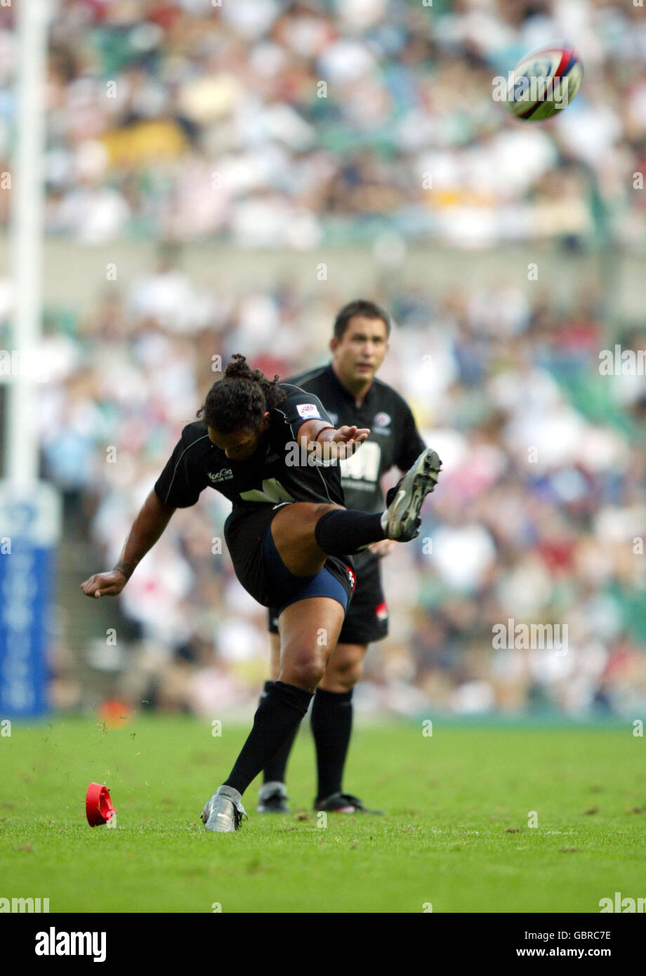 Saracens' Nicky Little kicks the winning penalty with 1 minute to go ...