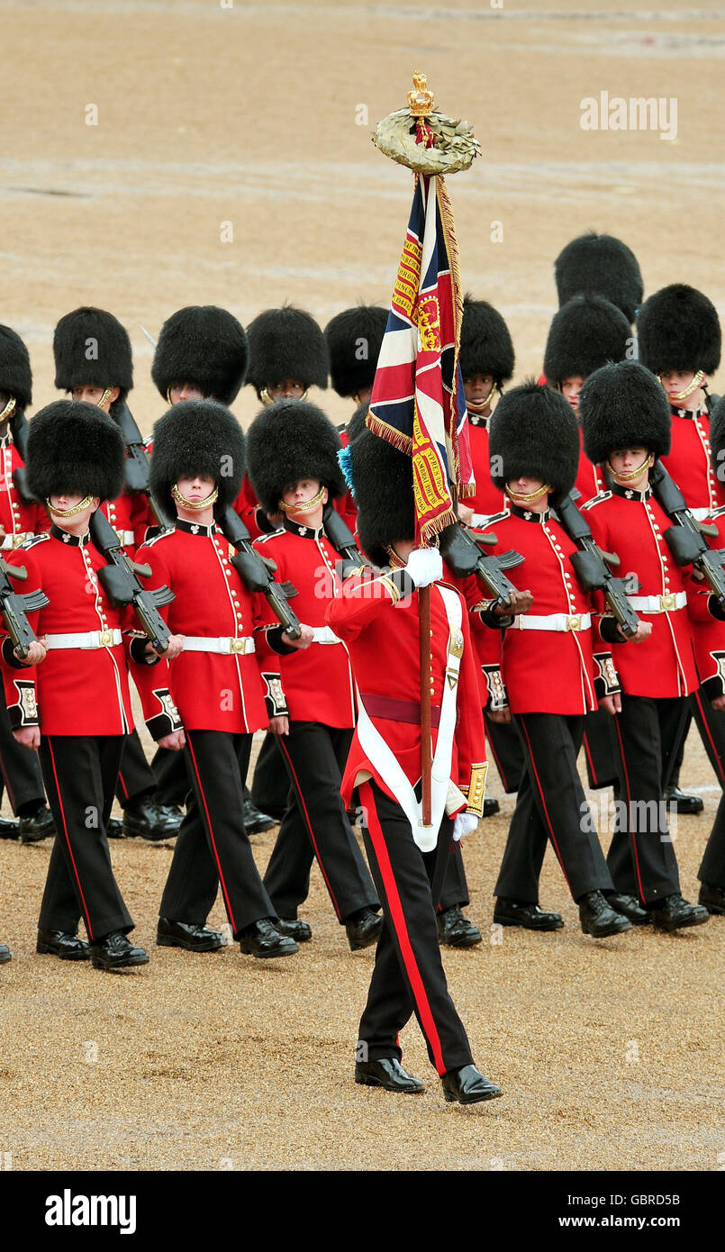 Irish guards trooping the colour hi-res stock photography and images ...