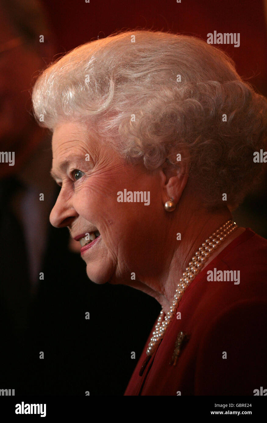Queen attends Pilgrims Reception Stock Photo - Alamy