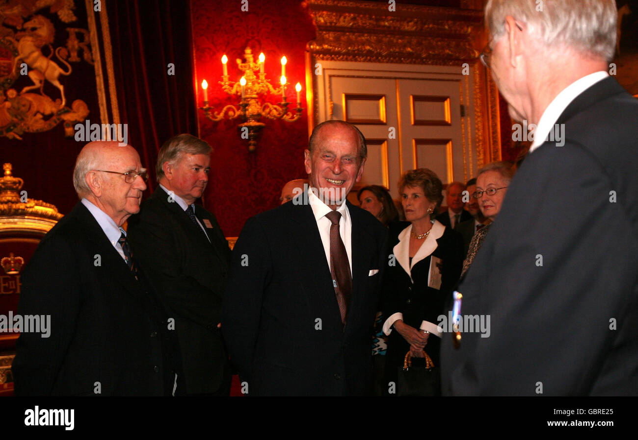 Queen attends Pilgrims Reception Stock Photo - Alamy
