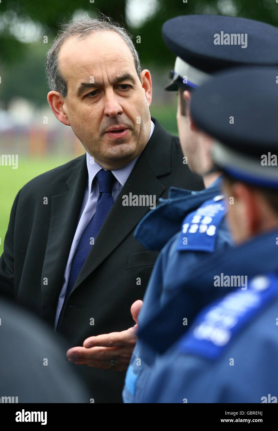 David Hanson tours Croydon Stock Photo - Alamy
