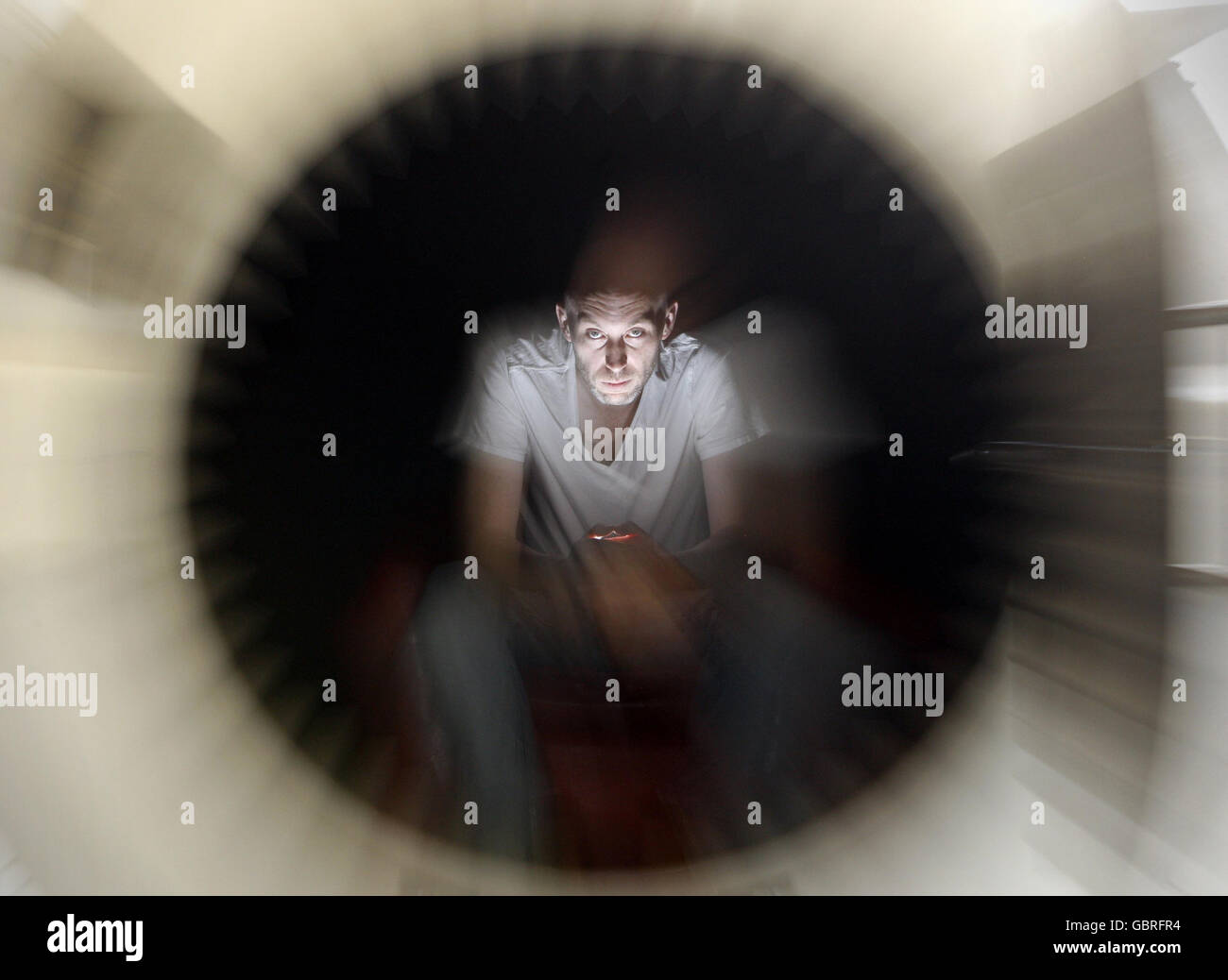 EDITORS NOTE: ZOOM EFFECT ACHIEVED BY ALTERING FOCAL LENGTH DURING ...