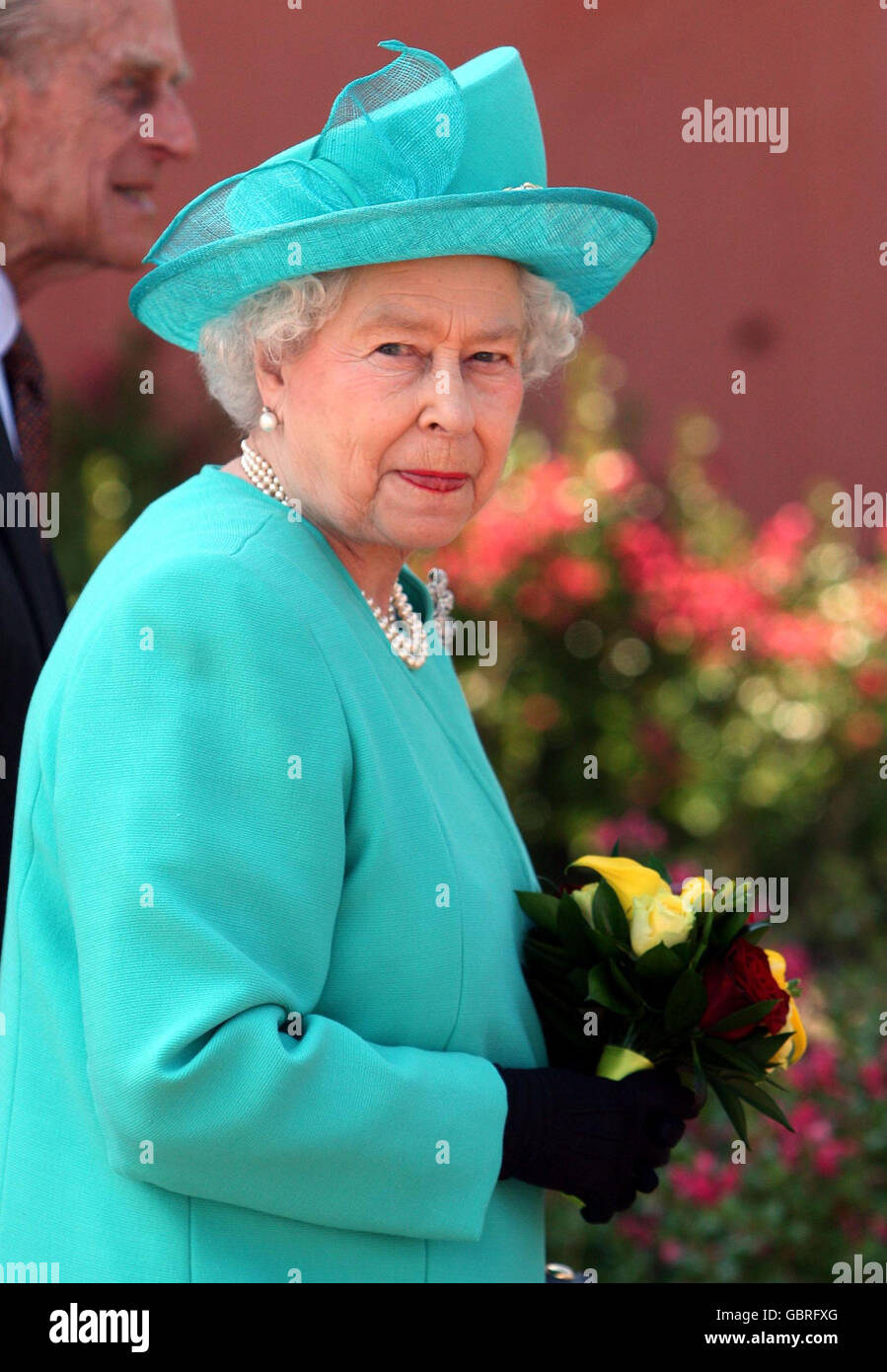 Queen elizabeth ii duke edinburgh visit tank museum in bovington hi-res ...