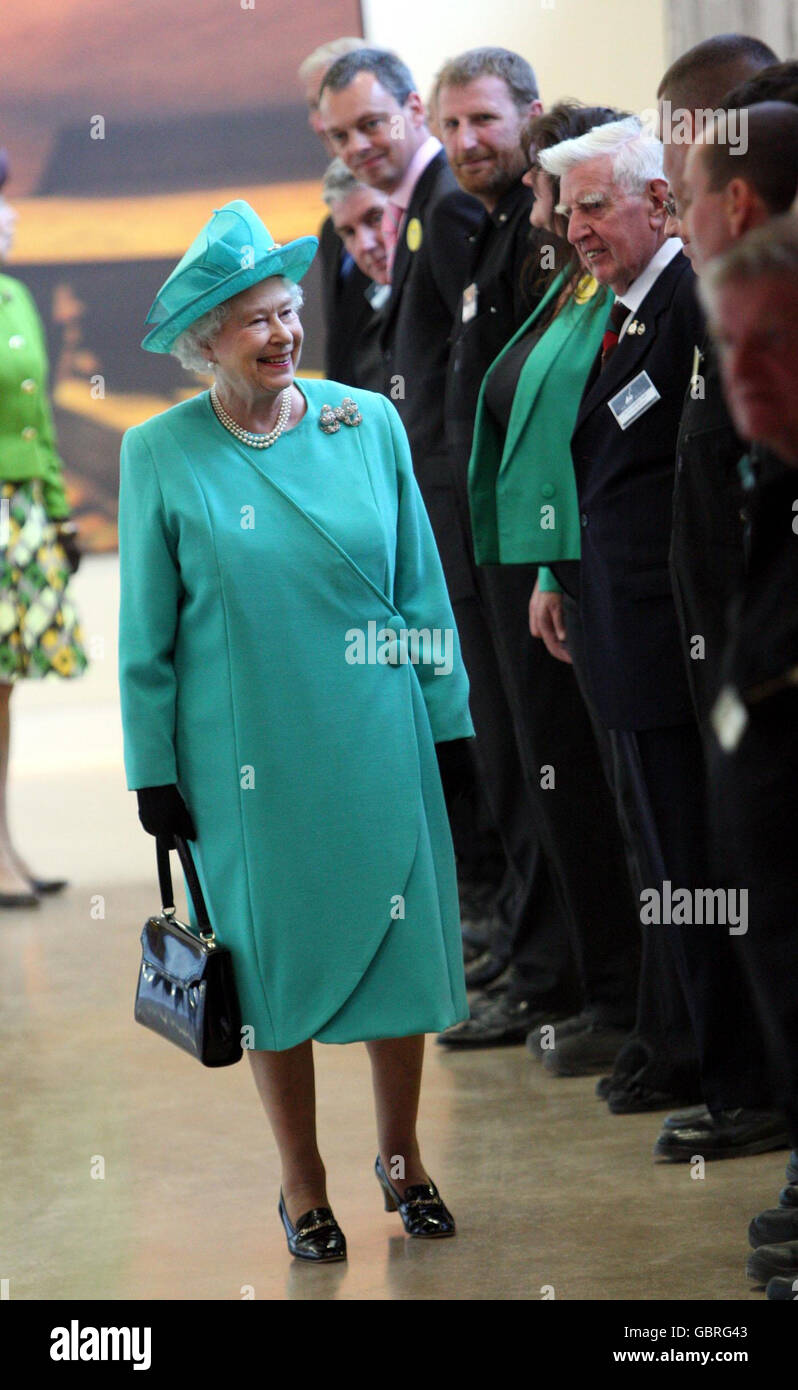Queen opens tank exhibition hi-res stock photography and images - Alamy