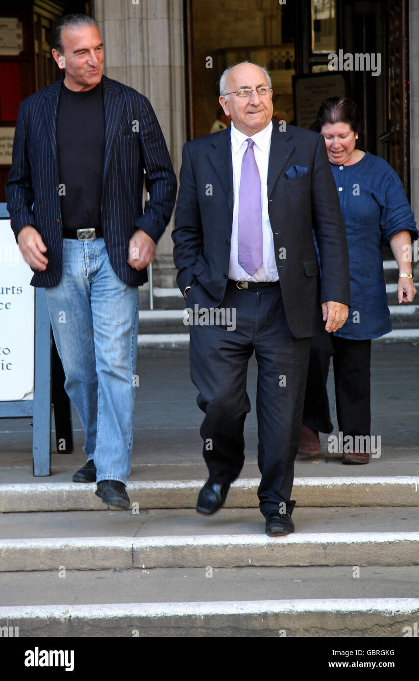 Businessman melvyn levi centre leaves the high court hi-res stock ...