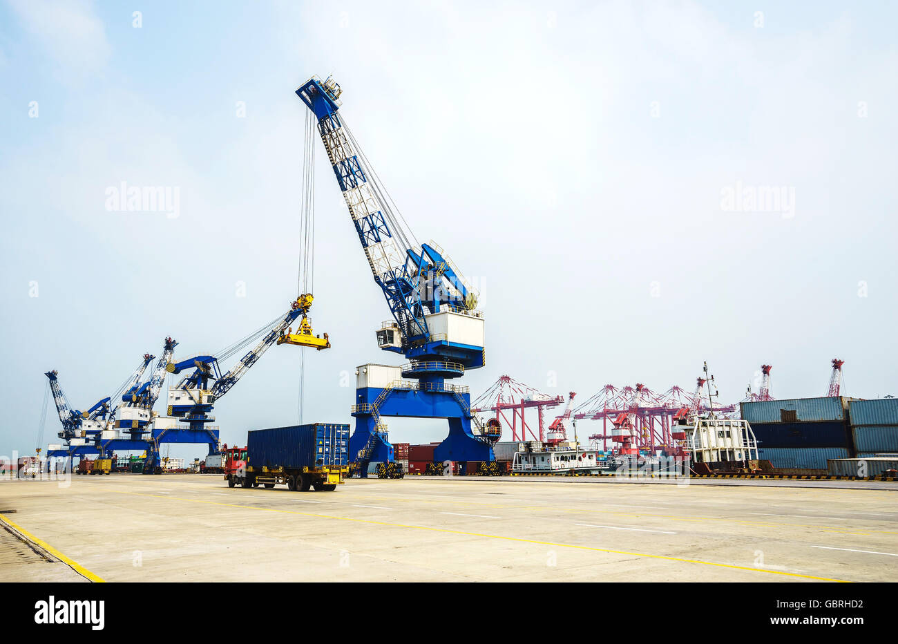 Nansha port hi-res stock photography and images - Alamy