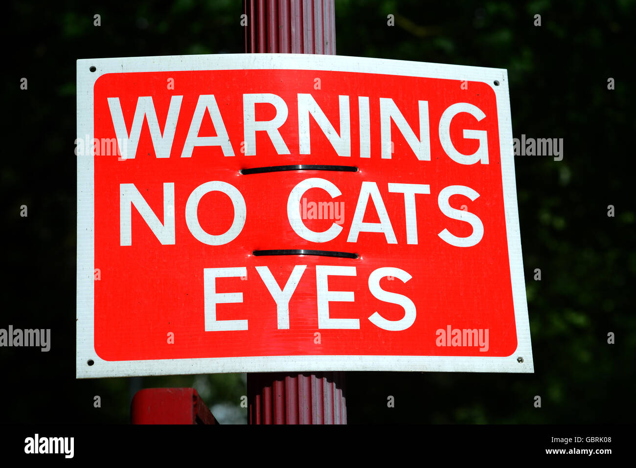 Cats eyes road hi-res stock photography and images - Alamy