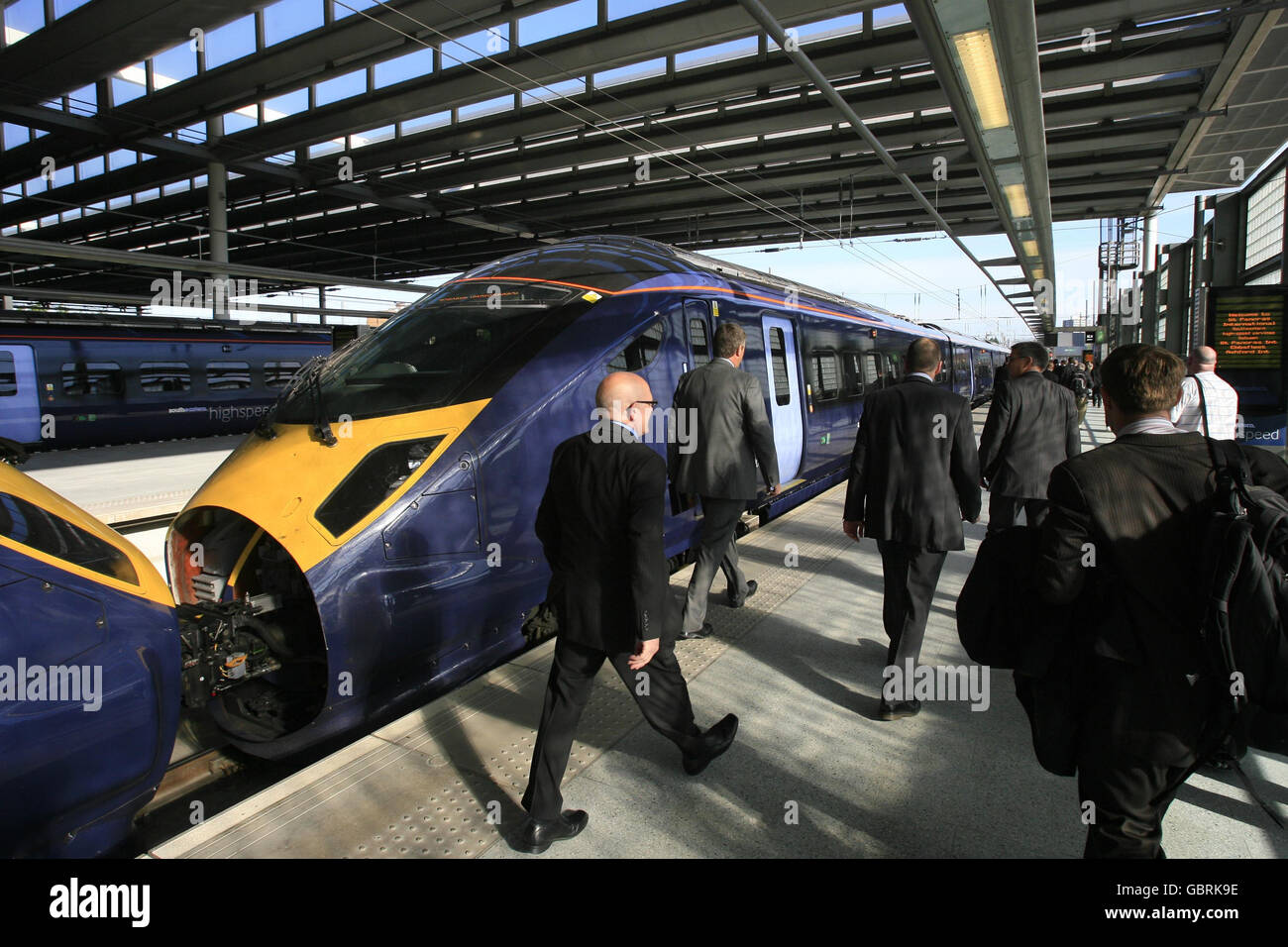 Hitachi high speed train hi-res stock photography and images - Alamy