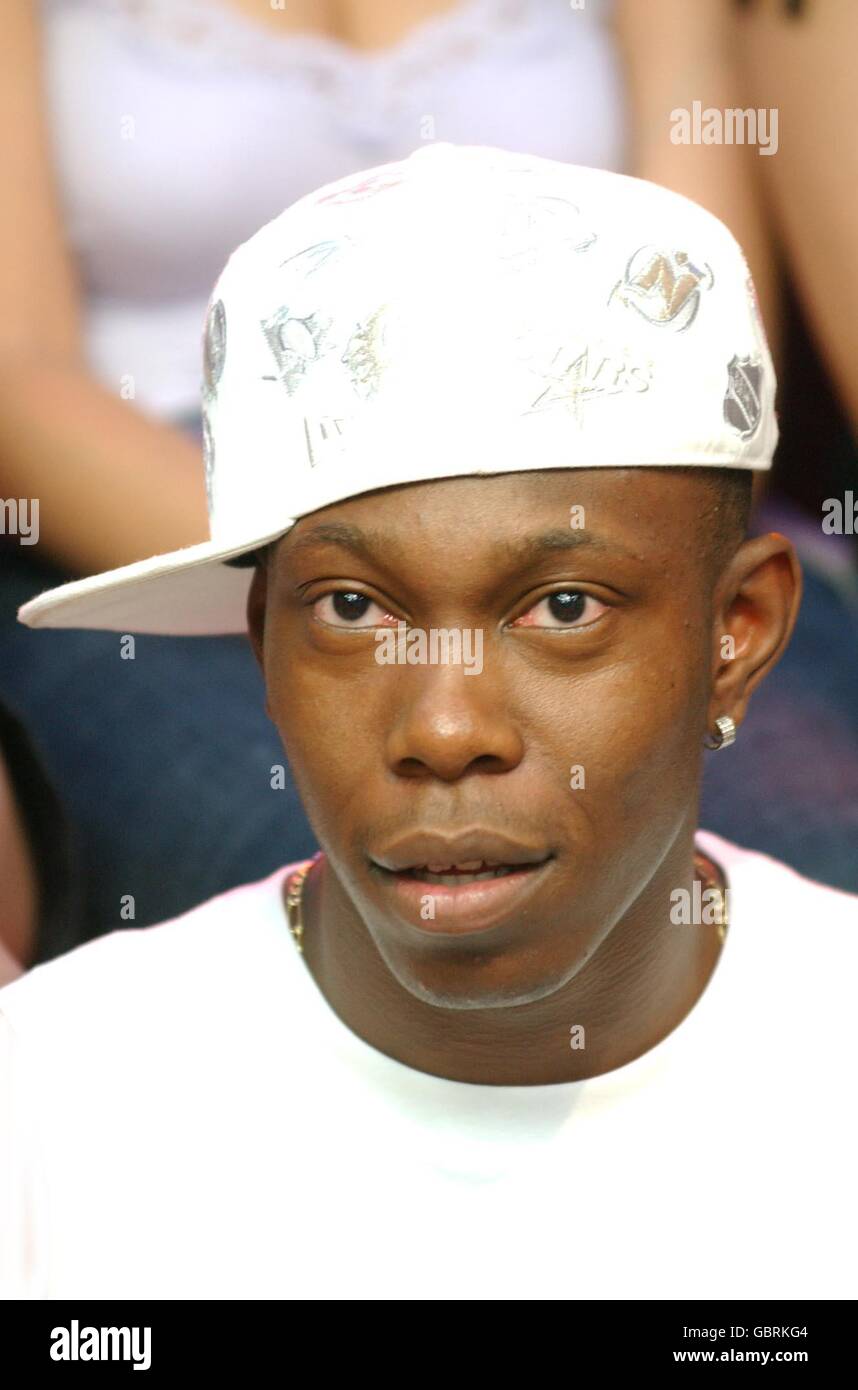 Sideways baseball cap hi-res stock photography and images - Alamy