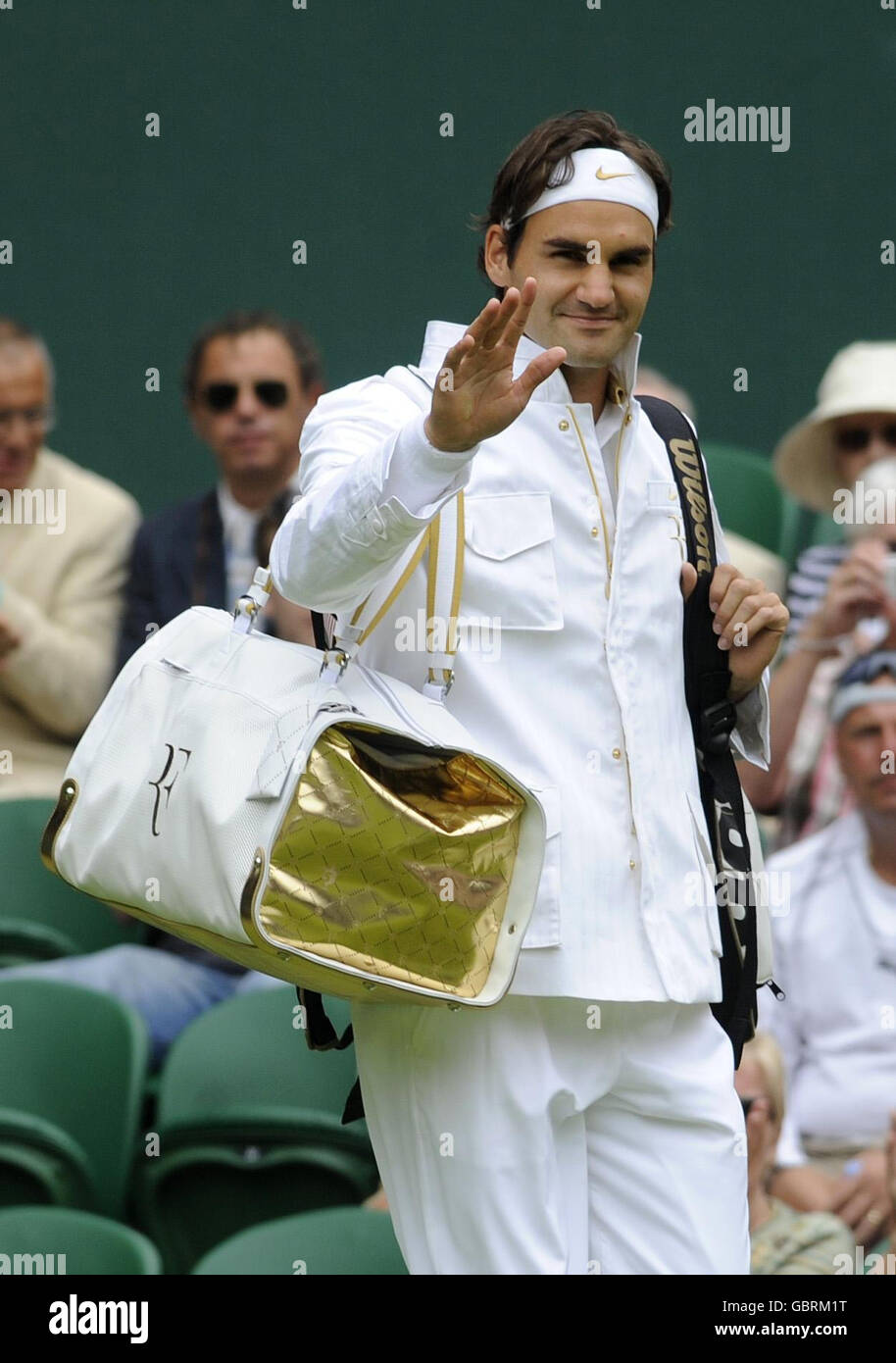 Half length mid top england smiling waving smile arrive arriving hi-res ...