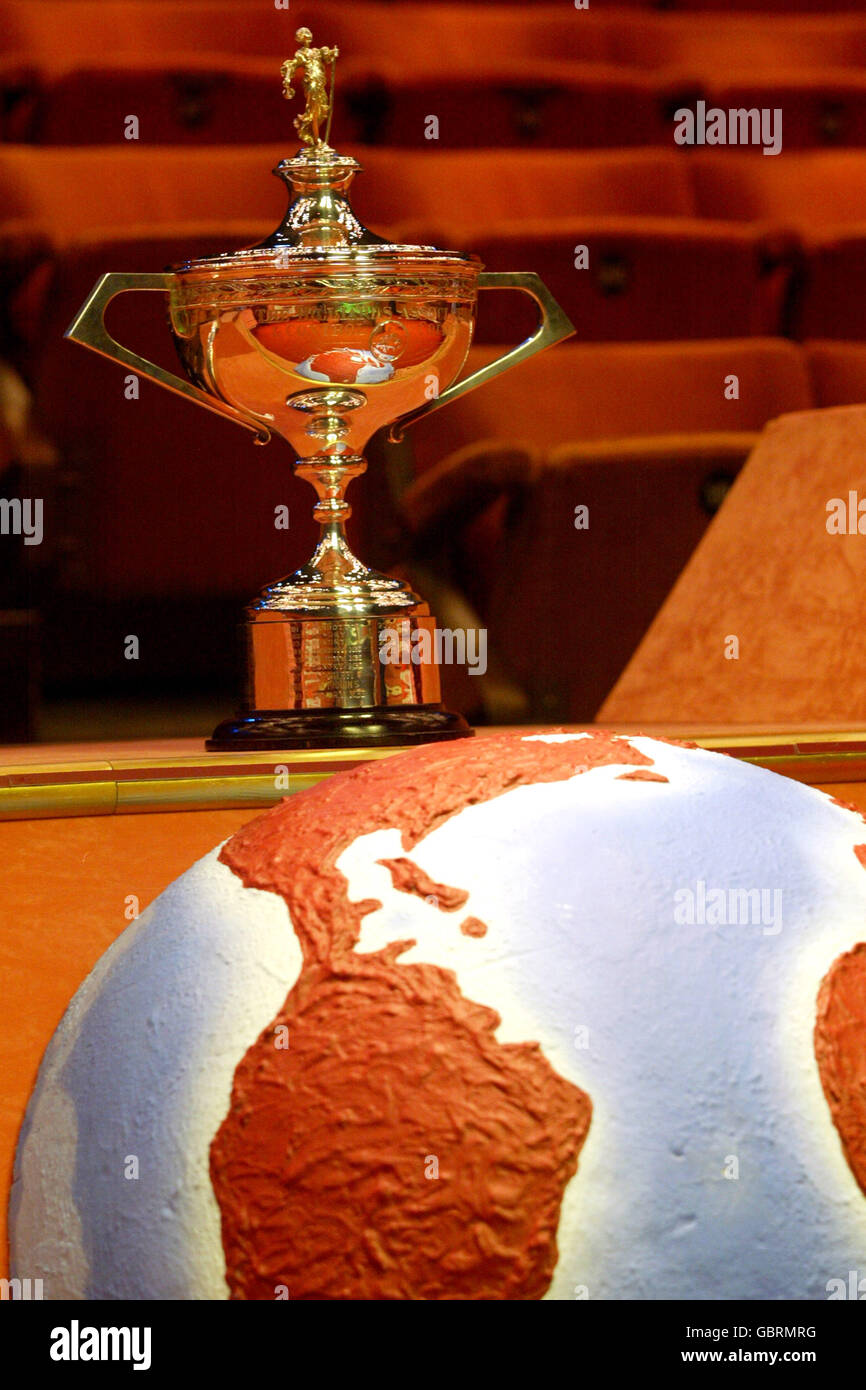 Snooker - Embassy World Championship 2004 Stock Photo - Alamy