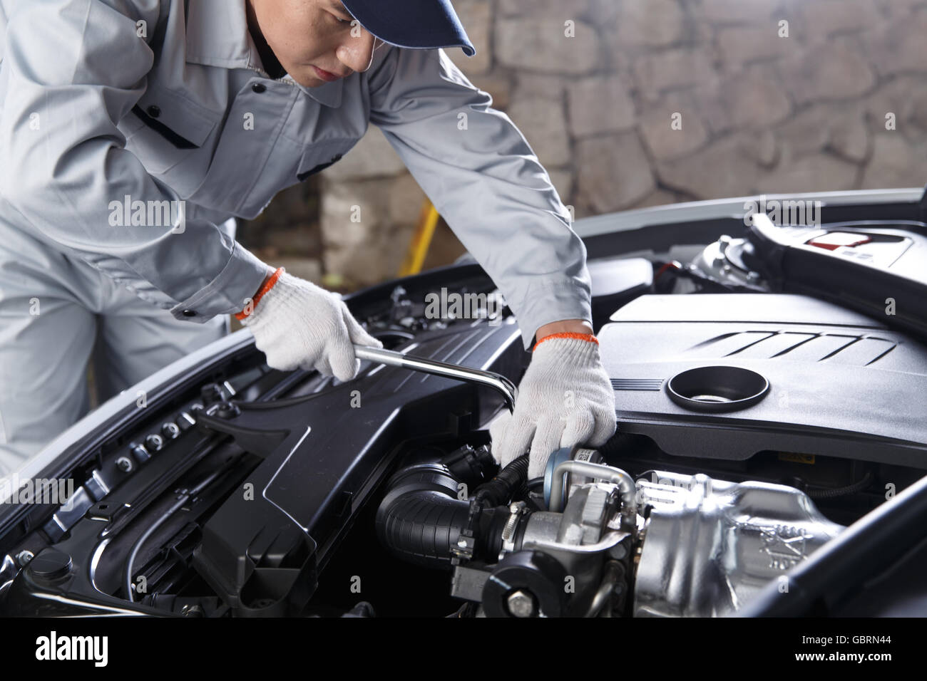 Vehicle maintenance personnel hi-res stock photography and images - Alamy