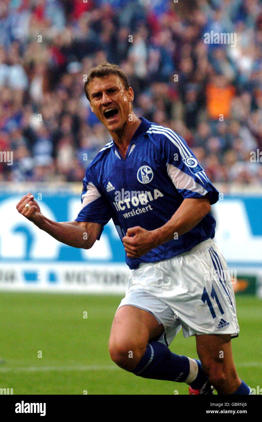 Soccer - UEFA Cup - First Round - First Leg - Schalke v Liepajas ...