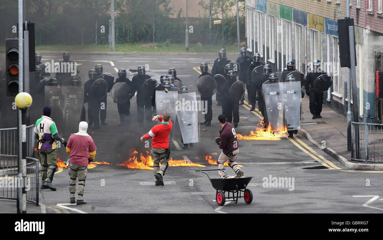 Police of the Territorial Support Group at the Metropolitan Police ...