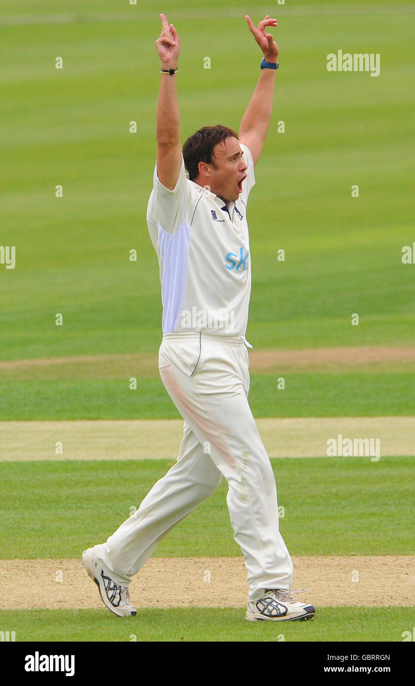 Warwickshire's Neil Carter celebrates taking the wicket of ...