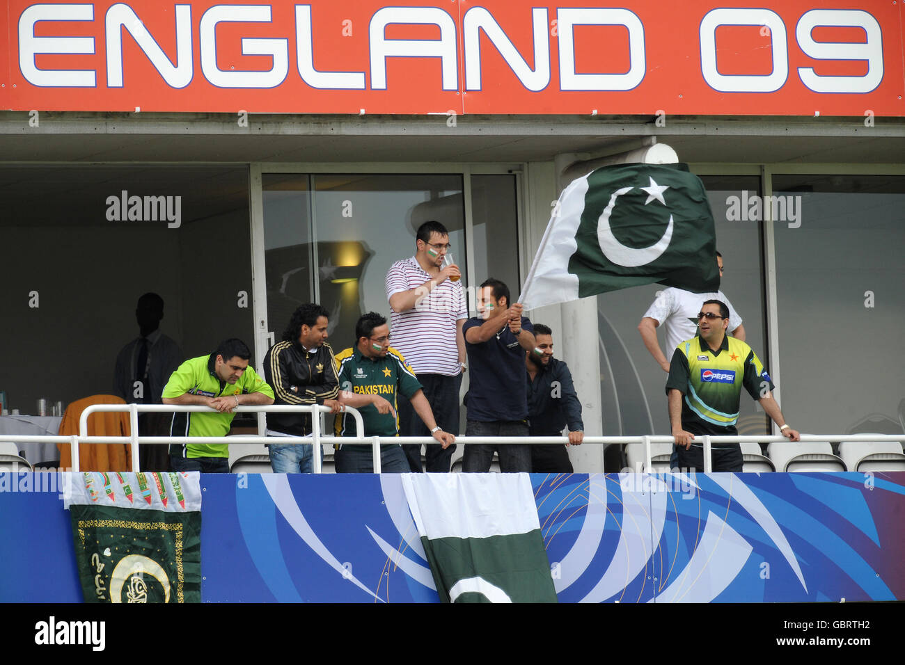 World cup cricket fans hi-res stock photography and images - Alamy