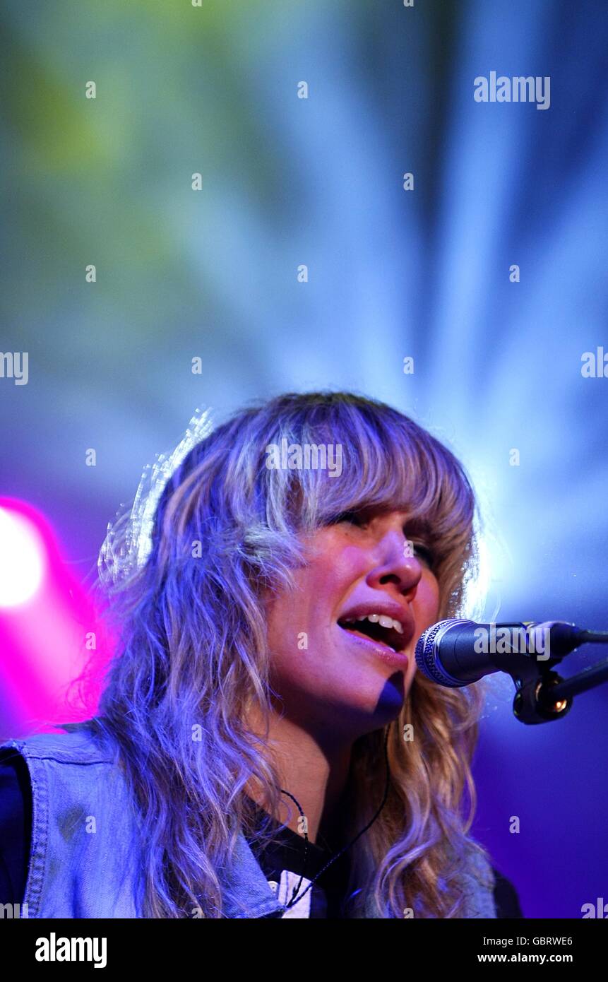 Phillipa Brown of Ladyhawke performing during the Isle of Wight ...