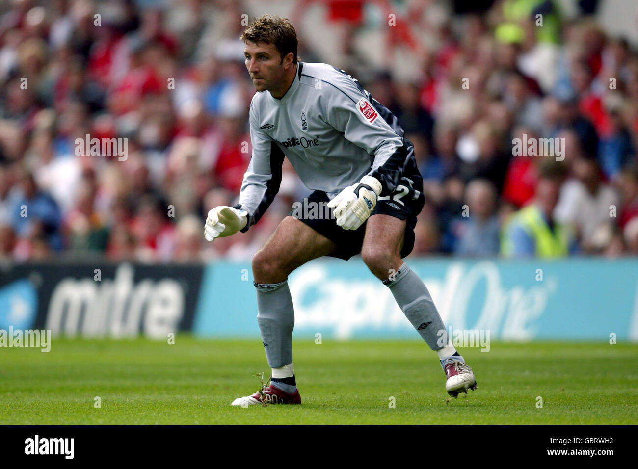 Nottingham forest goalkeeper paul gerrard hi-res stock photography and ...